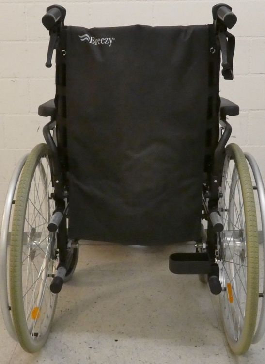 Rollstuhl Breezy, SB 46 cm (Gebraucht) in St. Antoni für CHF 85 – nur Abholung auf Ricardo kaufen