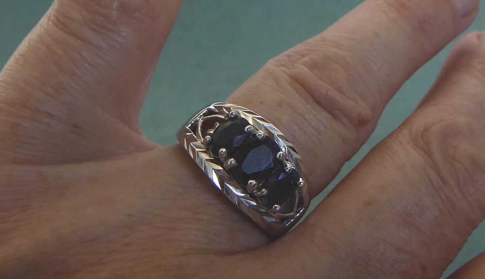 Ring 925 Silber mit echten dunkelblauen Spinellen rhodiniert (Gebraucht ...
