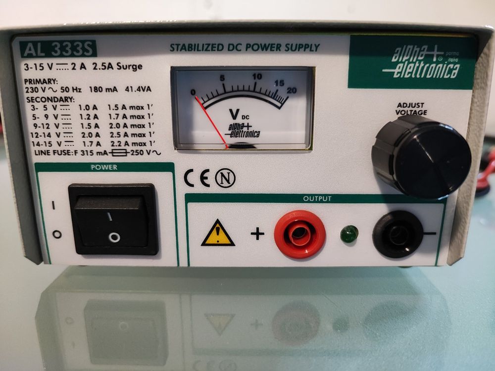 Netzteil Netzgerät Labornetzteil 3-15V, 2.5A Schweiz | Kaufen auf Ricardo