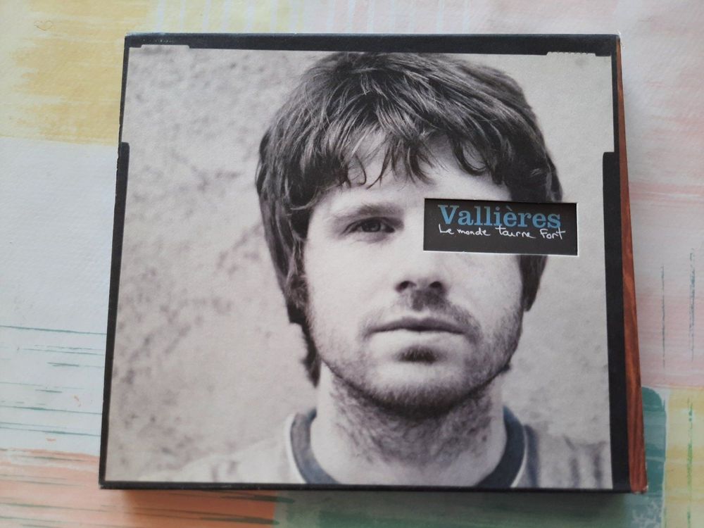 CD Vallières - le monde tourne fort (Gebraucht) in Pully für CHF 3 – mit Lieferung auf Ricardo ...