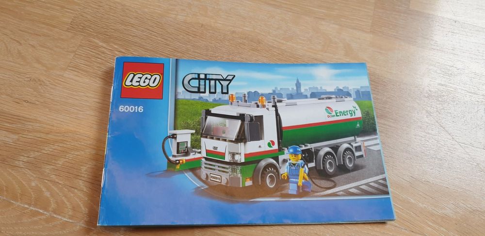 Le camion-citerne Lego N° 60016 (Gebraucht) in La Sagne NE für CHF 25 ...