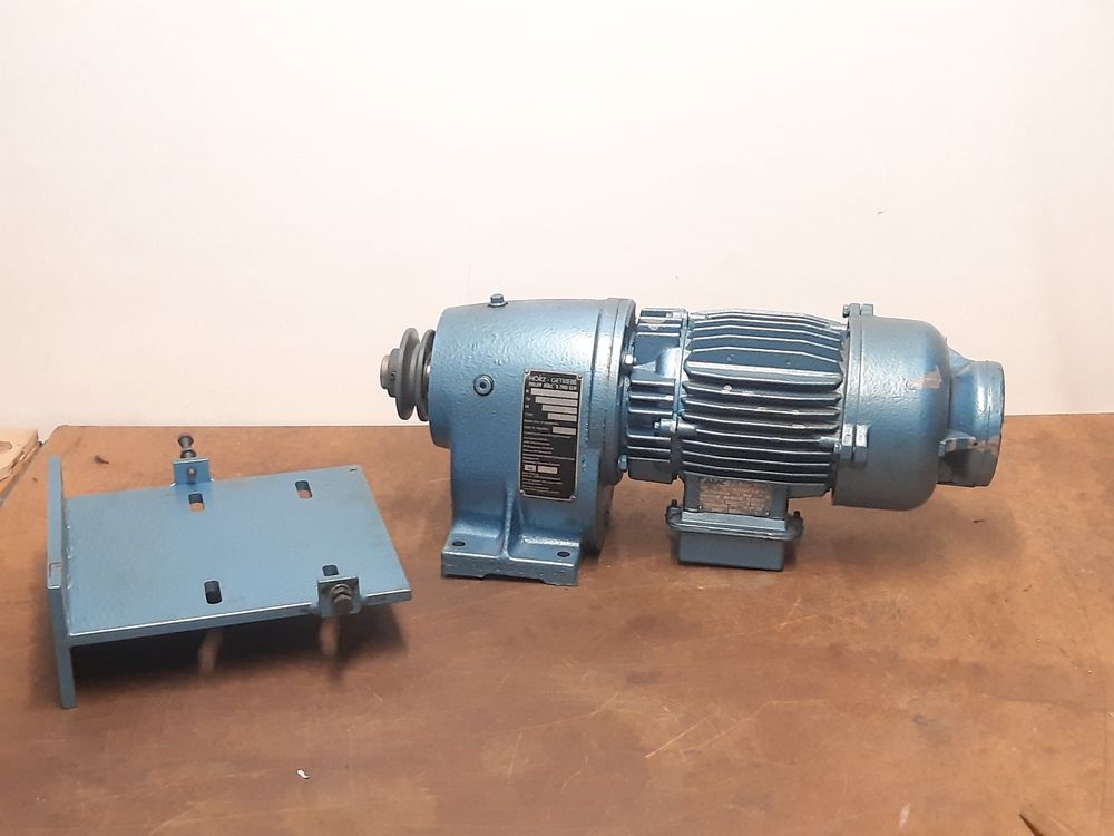 AMK / HÖRZ Elektromotor / Getriebe mit Konsole (Gebraucht) in ...