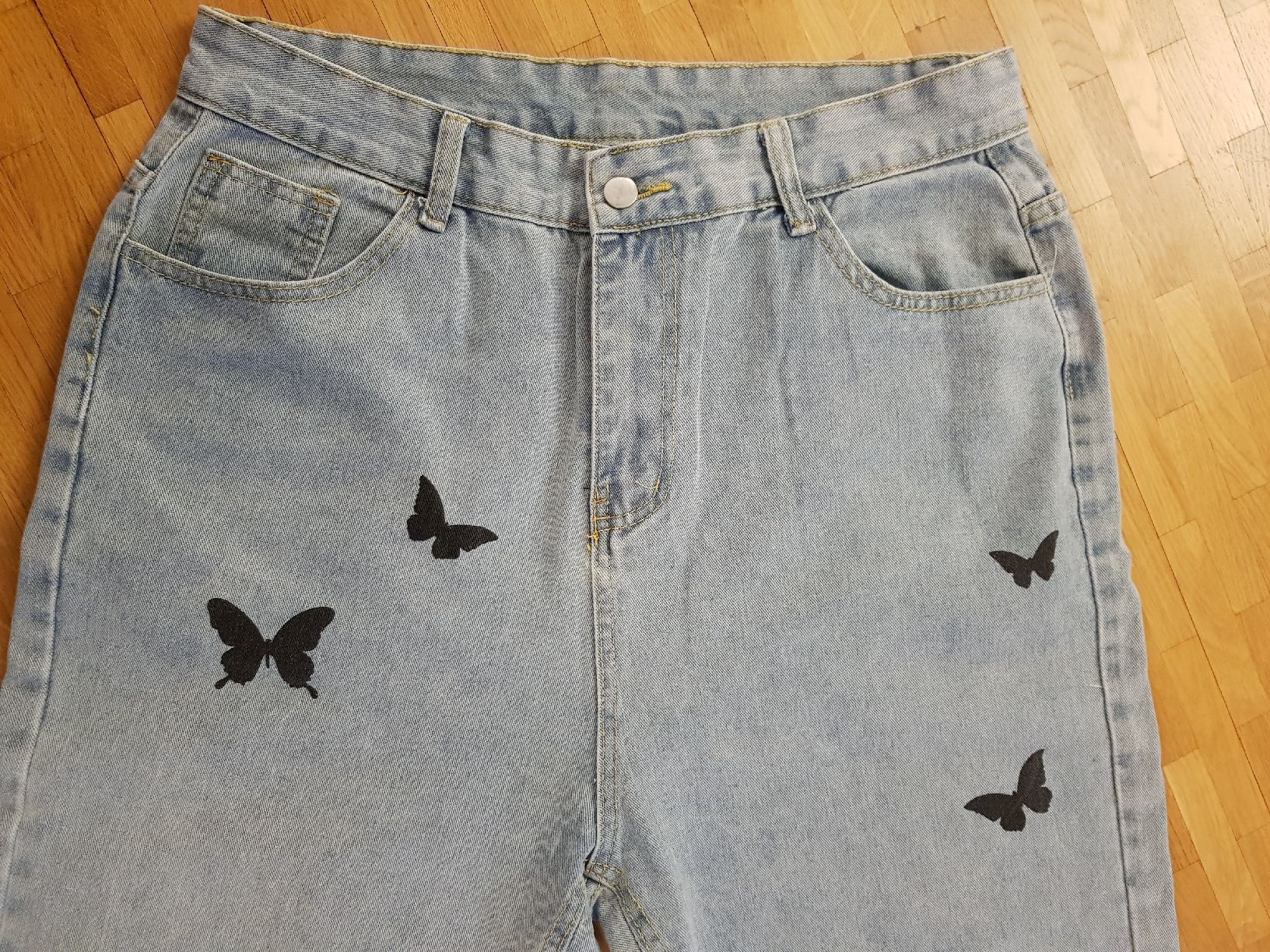 Jean homme tendance avec papillons🦋, taille L (D'occasion) à Veyrier ...