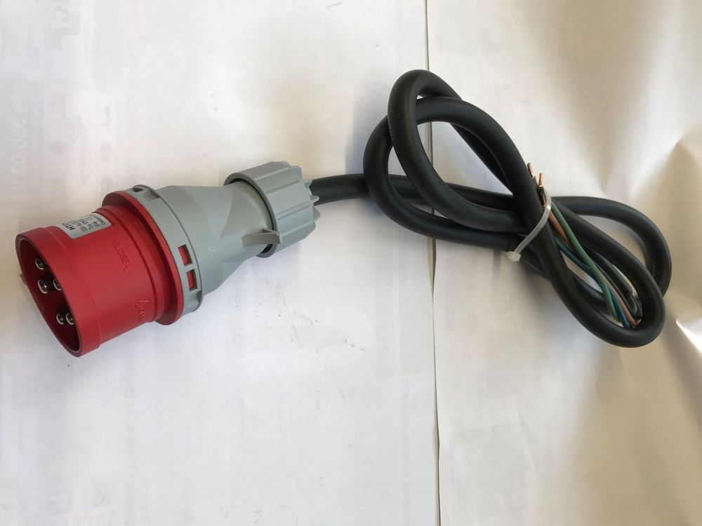 Anschlusskabel 3x400V/32A (Neu (gemäss Beschreibung)) in Küblis für CHF 15 – mit Lieferung auf ...