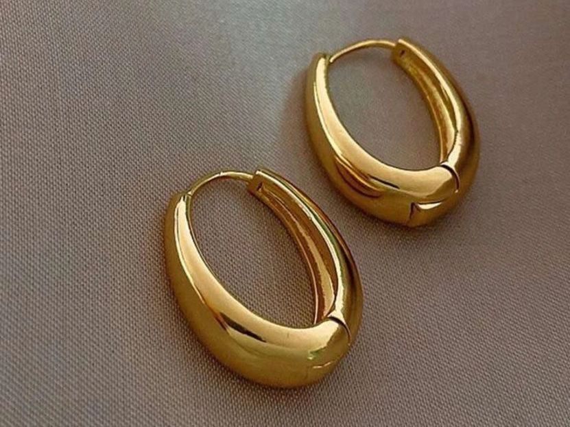 Goldene Creolen, Statement Ohrringe, Hingucker (Neu und originalverpackt) in Windisch für CHF 5 ...