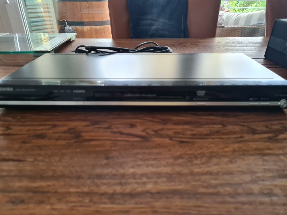 Toshiba DVD Gerät inkl.allen Kabel und 130 CD mit Musik,Film (Gebraucht) in Wettingen für CHF 26 ...