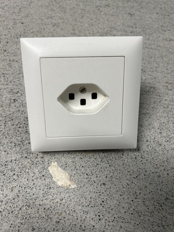 Steckdose Typ 23 UP (Gebraucht) in Esslingen für CHF 12 – mit Lieferung ...
