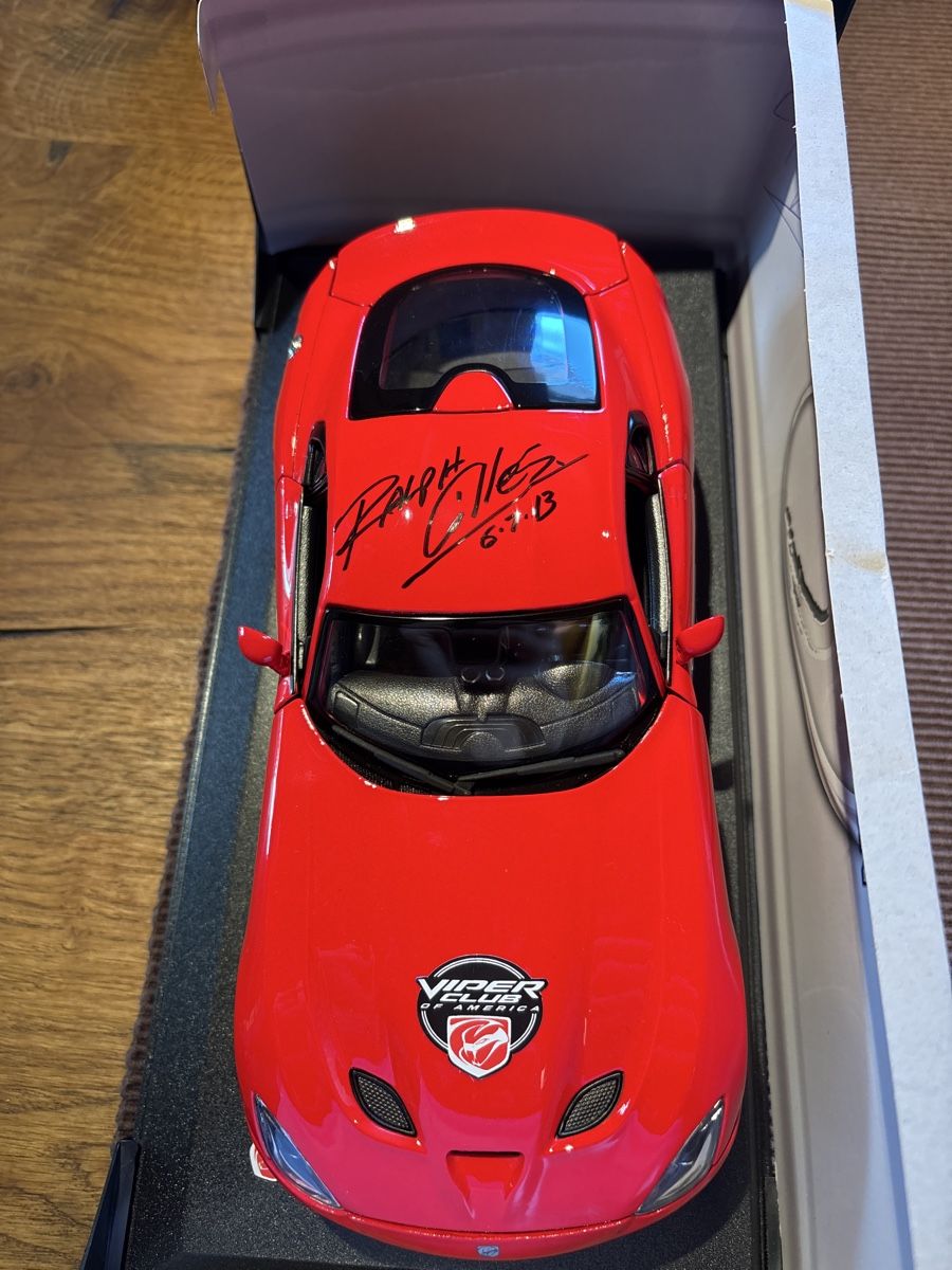 1/18 Maisto Dodge Viper SRT Special Edition Ralph Gilles (Gebraucht) in ...