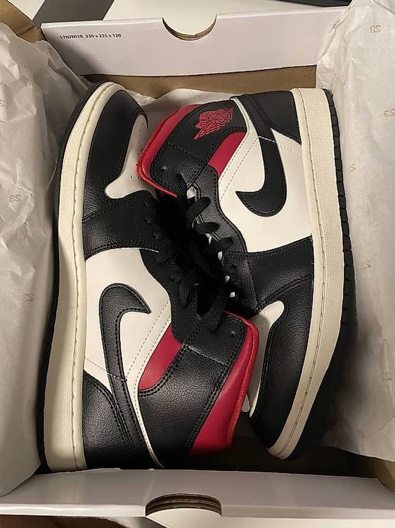 Nike Air Jordan 1 Mid Schwarz/Rot (Gebraucht) in Rorschacherberg für CHF 99 – nur Abholung auf ...