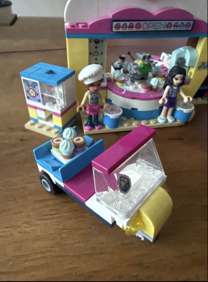 Lego Friends Cupcake Cafe Set 41119 - Komplett mit Figuren (Gebraucht ...