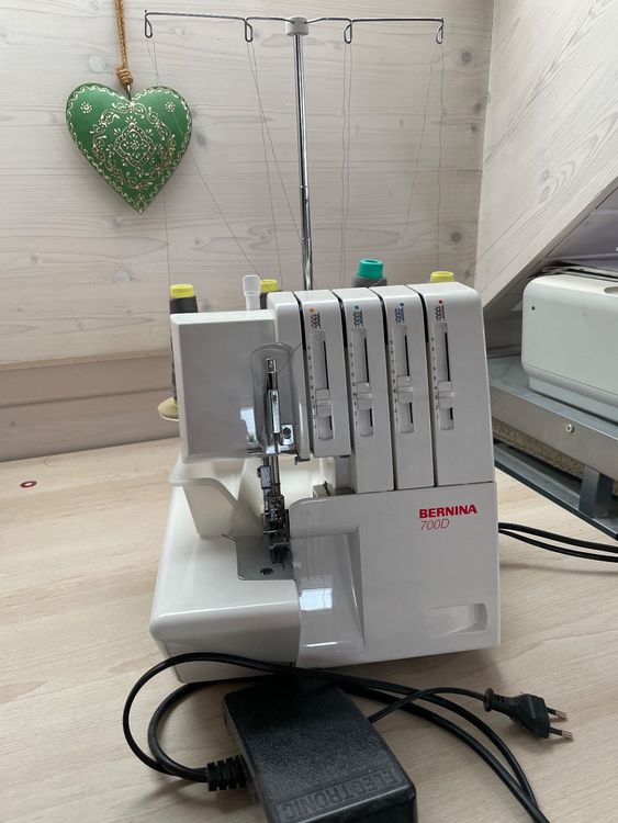 Overlock-Maschine Bernina 700D (Gebraucht) in Neukirch an der Thur für ...