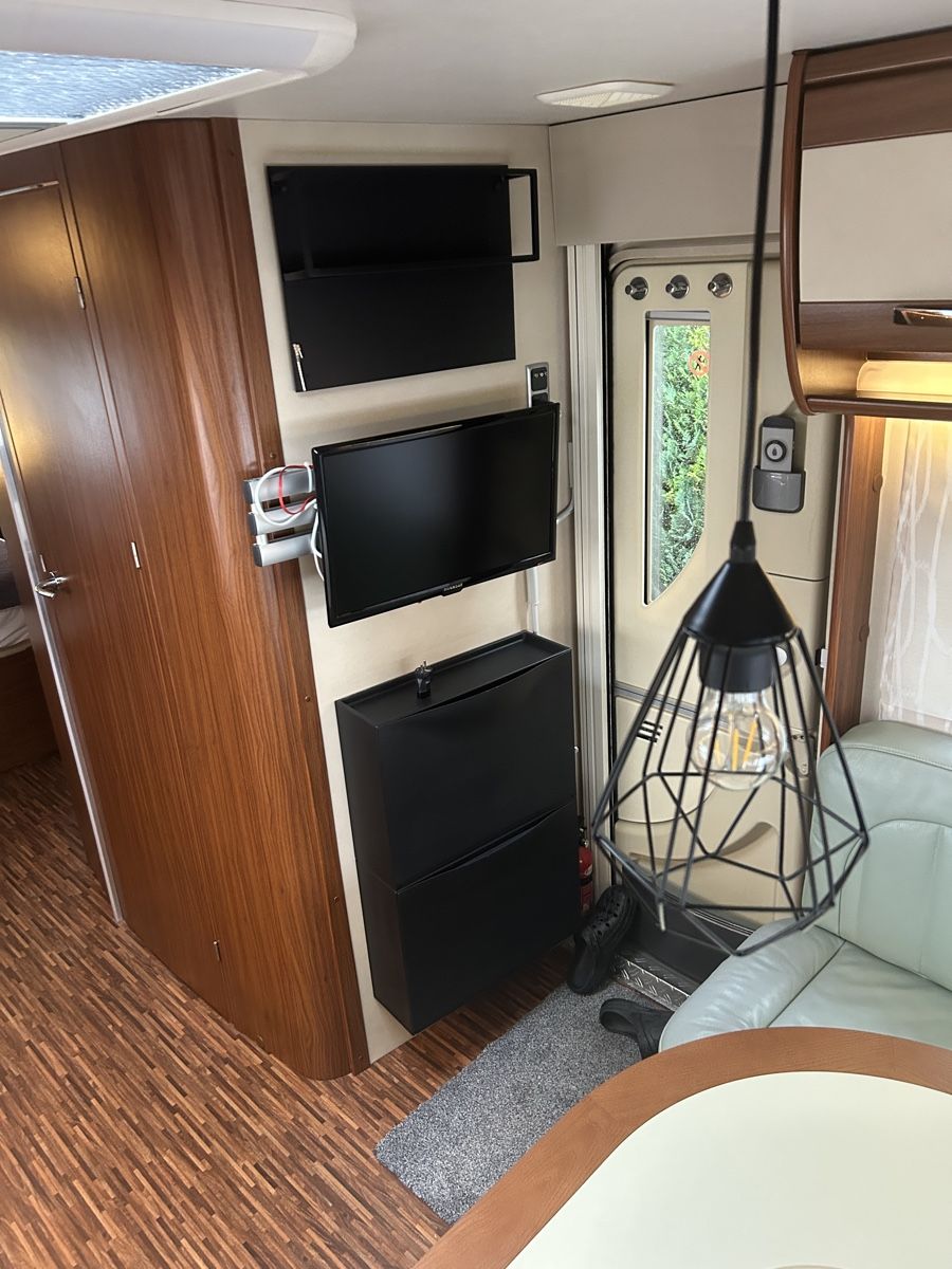 Wohnwagen Caravan Hymer Eriba Nova-S 670 DB (Gebraucht) in Brislach für CHF 22500 – nur Abholung ...