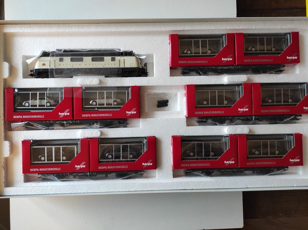 Autotransportzug Maybach "Klassiker der Zukunft" von Trix H0 (Neu und ...