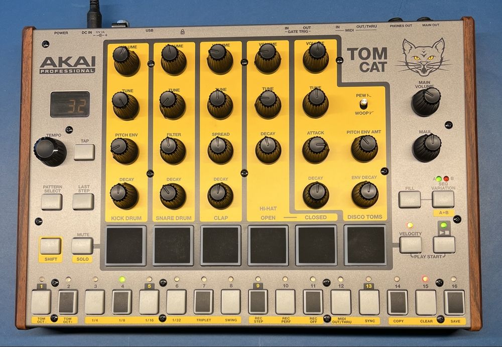 Analoger Drumcomputer AKAI TOMCAT | Kaufen auf Ricardo