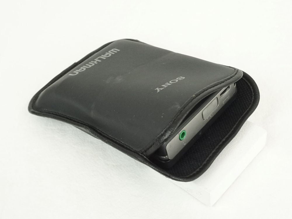 Sony Walkman WM-FX511 mit Kopfhörern (Defekt) in Pratteln für CHF 20 ...