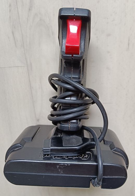 Joystick Atari/Amiga QuickShot 2 BROKEN (Defekt) in für CHF 1 – mit ...