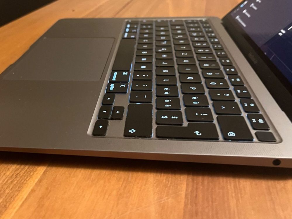 MacBook Air 13" Space Grau, i5, 512 GB, 16 GB CH Keyboa (Gebraucht) in ...