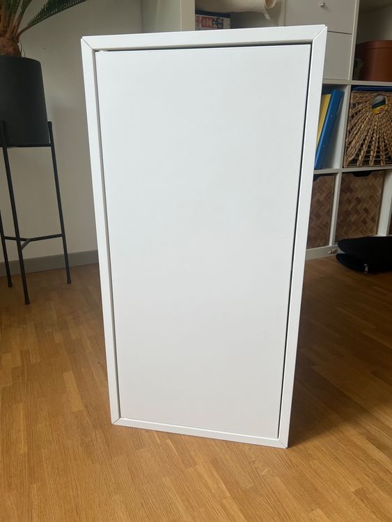 Regalwurfel Mit Tur