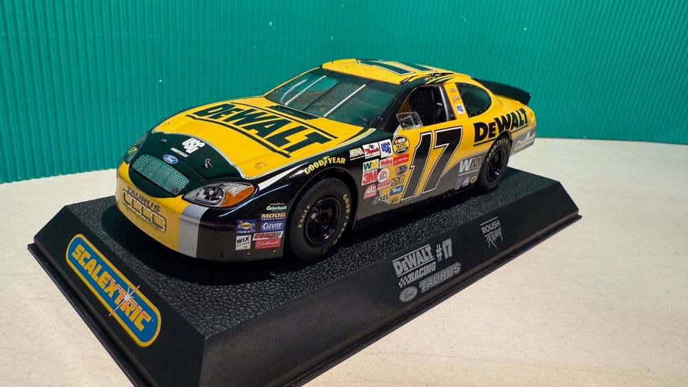 Ford Taurus «DeWalt NASCAR No.17» Scalextric 1:32 (Neu (gemäss ...