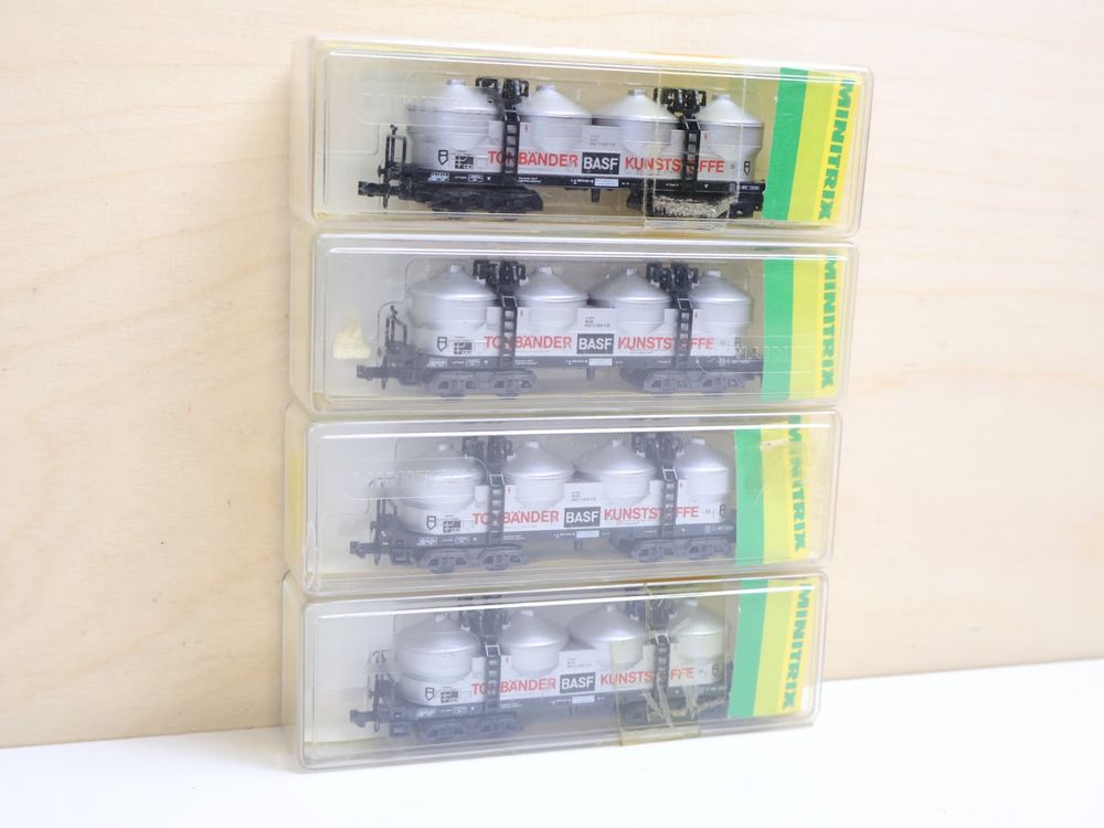 Minitrix 4 x Tankwagen BASF Wagen - 13586 - Neupreis: 130.- (Gebraucht ...