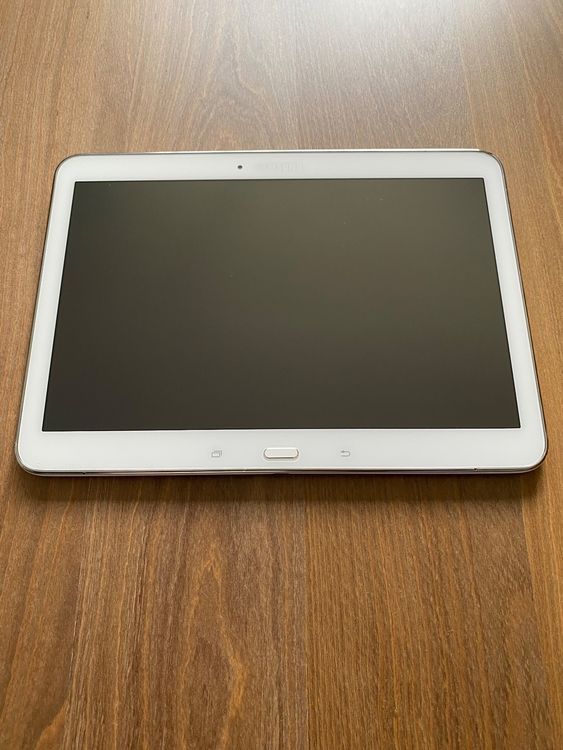 Samsung Galaxy Tab 4 SM T-530 (Defekt) in Muttenz für CHF 12 – mit ...