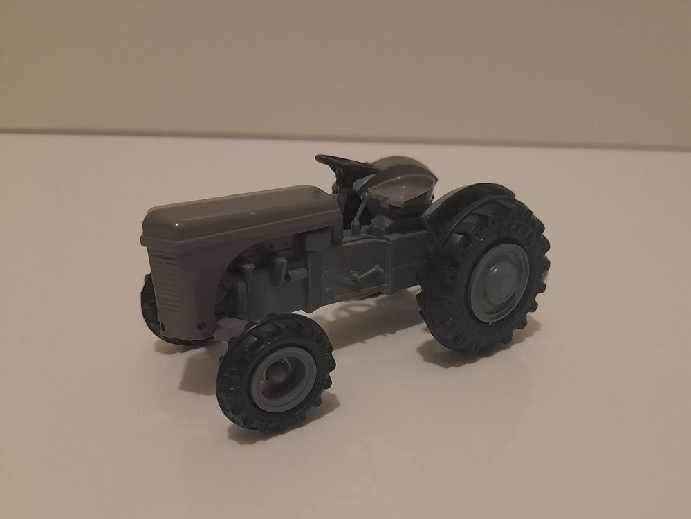 Powerpart 3405 Modelltraktor Massey Ferguson TE 20 grau 1:43 (Gebraucht) in Volketswil für CHF 7 ...