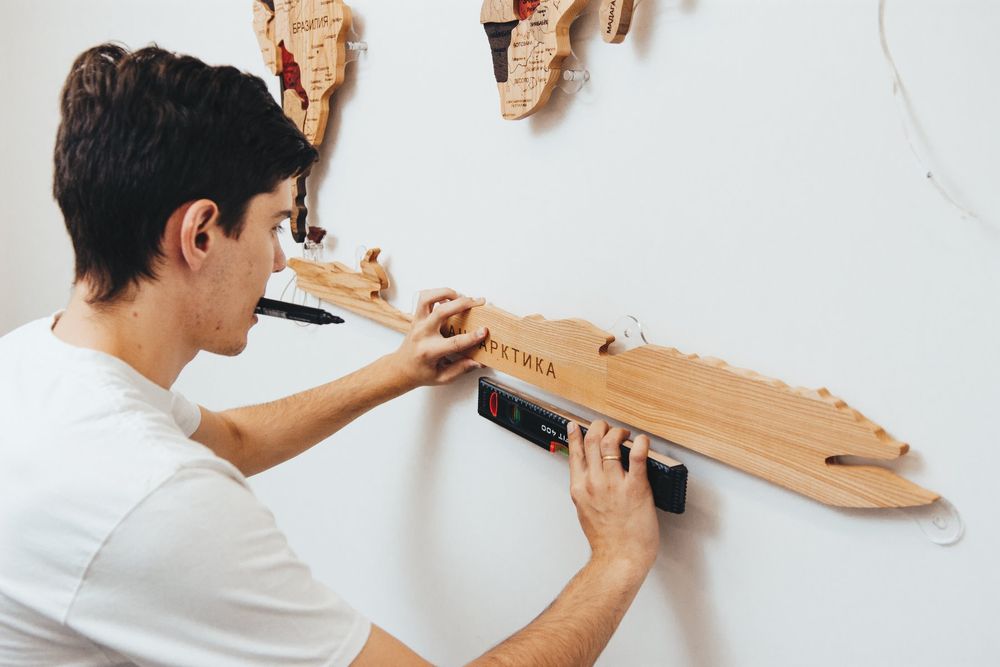 3D-Weltkarte aus Massivholz mit LED-Beleuchtung (Neu und originalverpackt) in Burgdorf für CHF ...