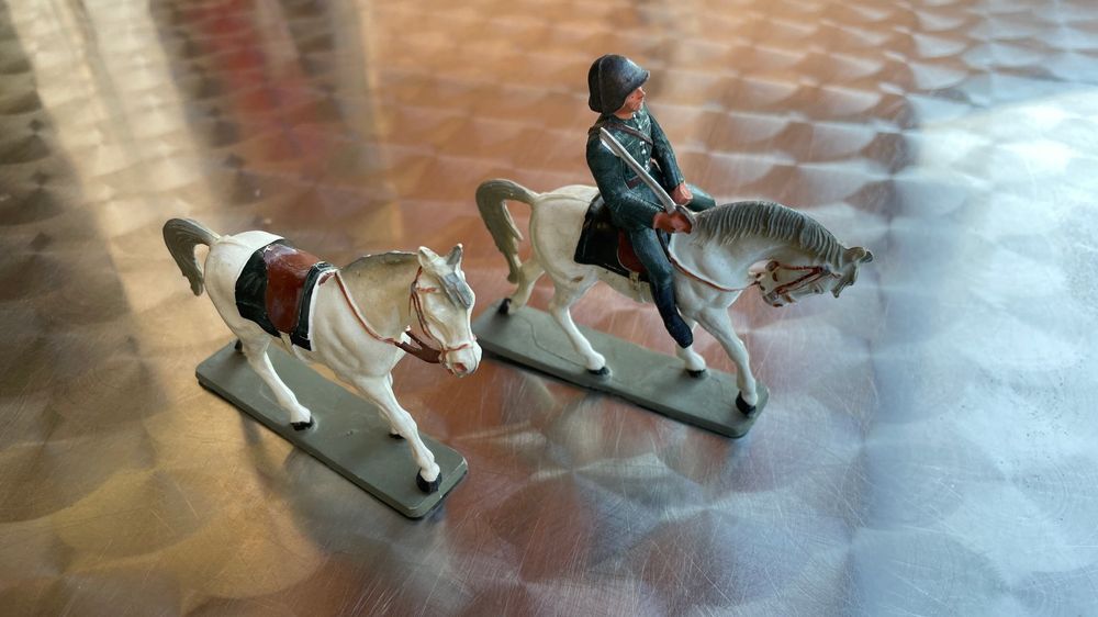 Schweiz Armee - Reiter 2 Pferde - Elastolin Figur (Gebraucht) in Glattfelden für CHF 9.95 – mit ...