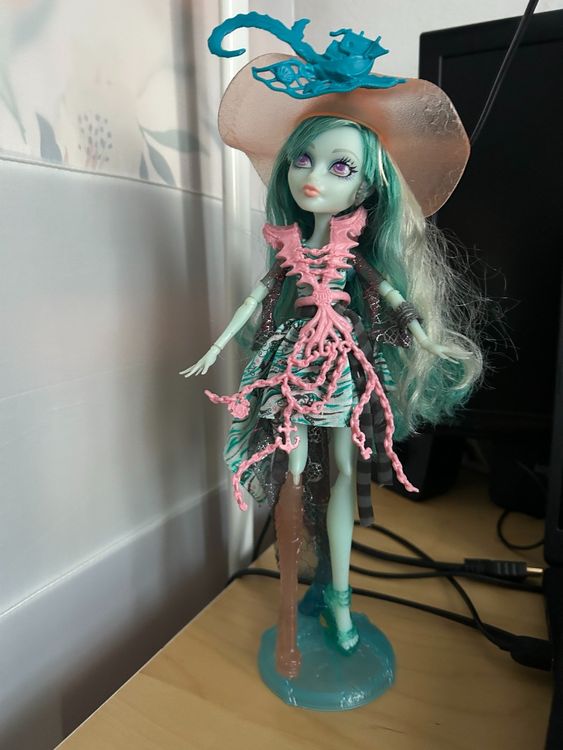 Puppe Monster High – Vandala Doubloons (mit Ständer) (Gebraucht) in Wil ...