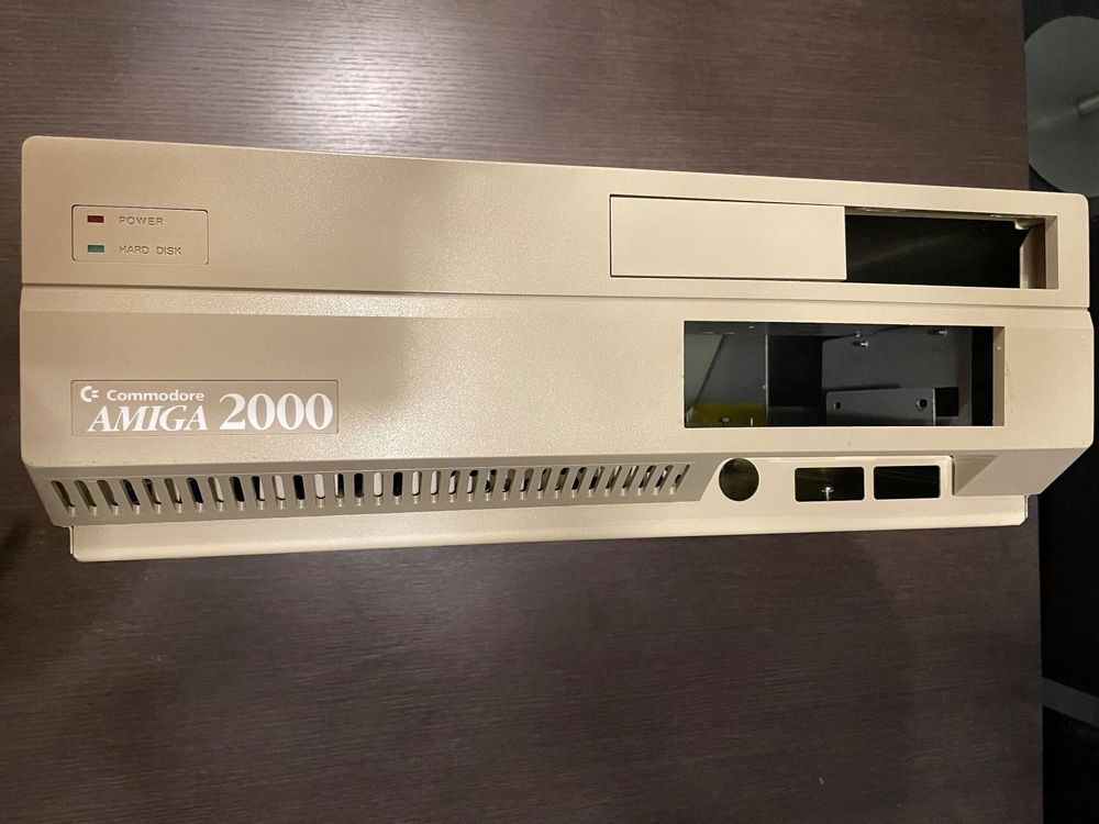 Amiga 2000 Case | Kaufen auf Ricardo