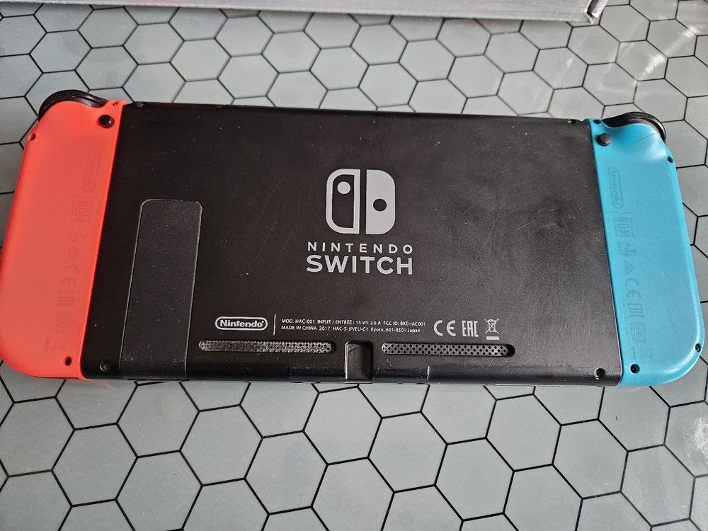 Nintendo Switch avec 2 jeux (D'occasion) à Genève pour CHF 165 – avec ...