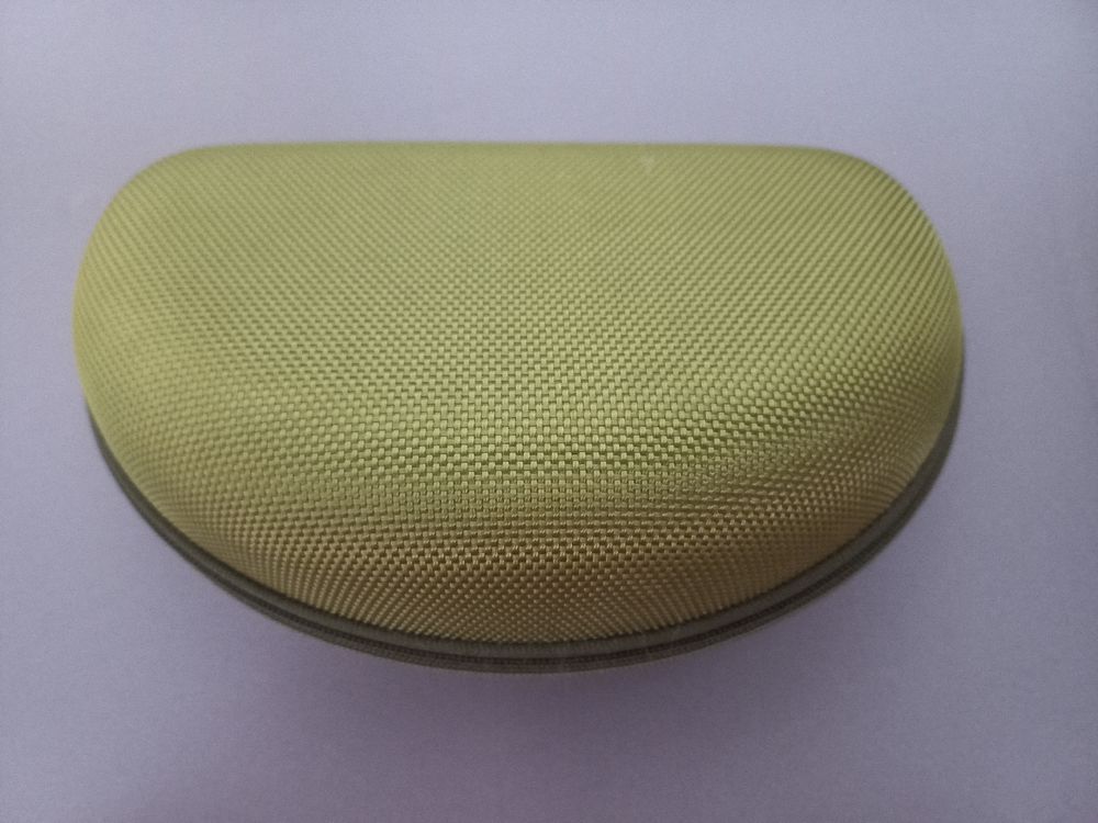 Brille Etui grün (Neu (gemäss Beschreibung)) in Niederdorf für CHF 1 – mit Lieferung auf Ricardo ...