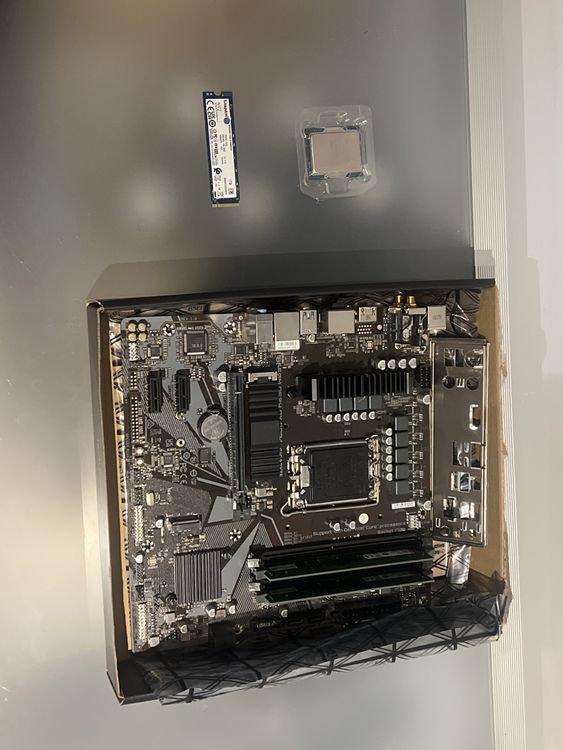 Motherboard mit cpu ram/ ssd | Kaufen auf Ricardo
