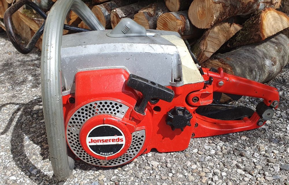 Motorsäge Kettensäge, Jonsered (Defekt) in Froideville für CHF 30 – mit Lieferung auf Ricardo kaufen