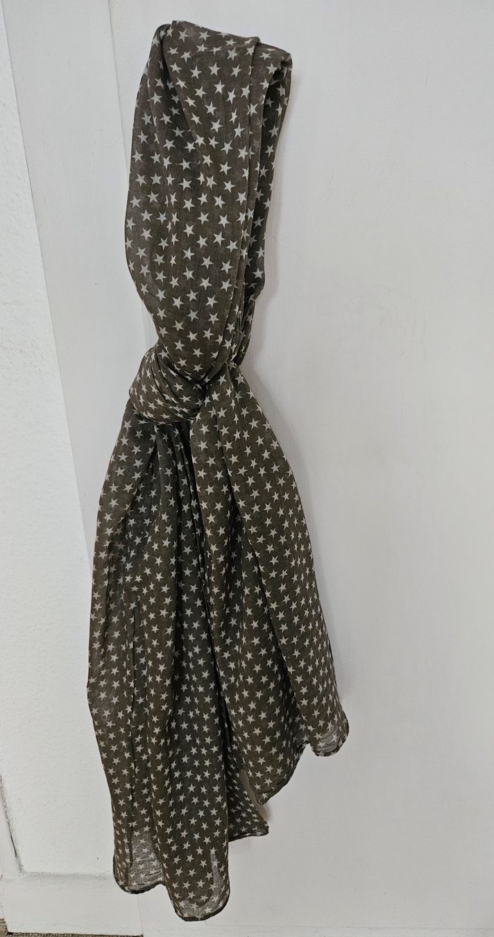 Echarpe avec étoiles (Neuf (Voir description)) à lausanne pour CHF 20 ...