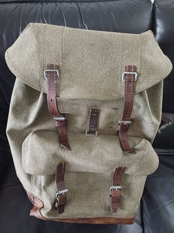 Rucksack aus Armee-Stoff, Leder, Jahrgang 1962, robust (Gebraucht) in ...