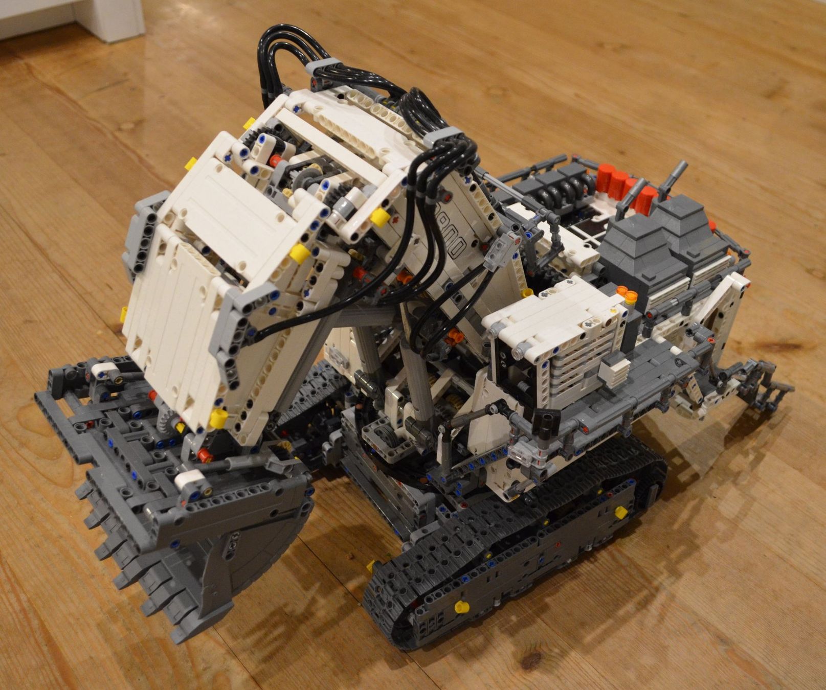 Lego Technic 42100 Pelleteuse LIEBHERR R9800 (D'occasion) à Les ...