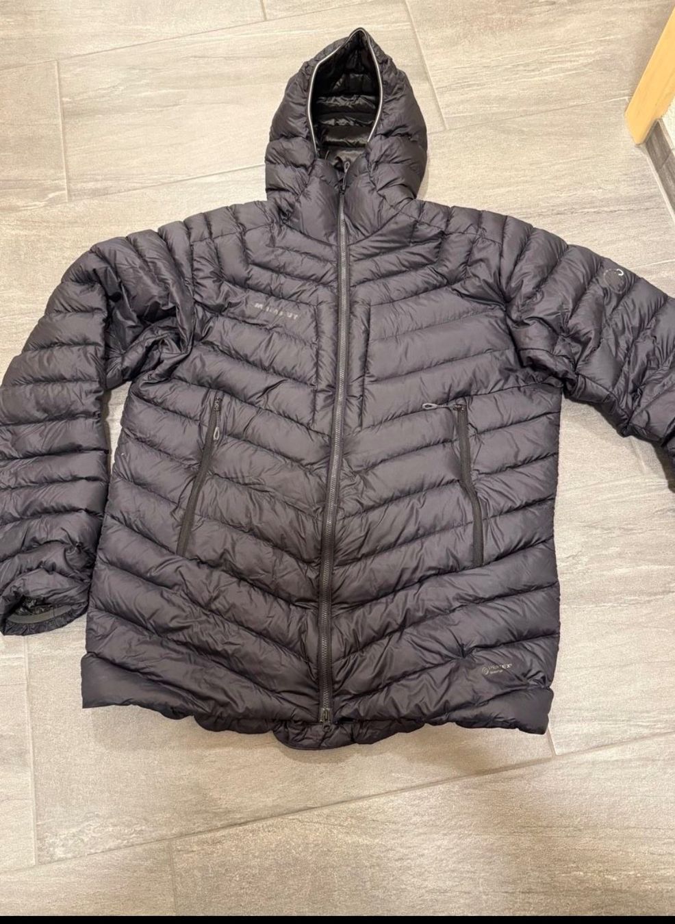 Mammut Daunen Jacke, Top Zustand, Grösse XL, Winter (Gebraucht) in ...