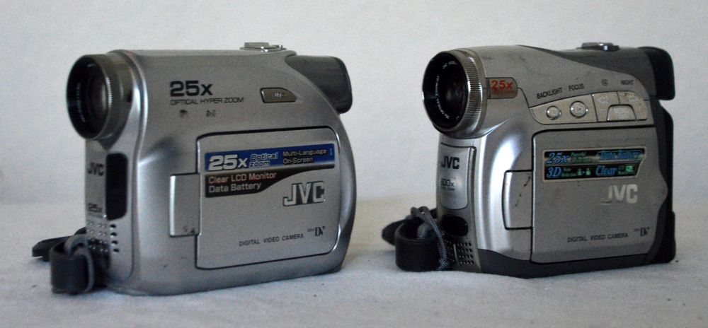 2 x Camcorder MiniDV JVC GR-D320 / GR-D239E caméscope | Kaufen auf Ricardo