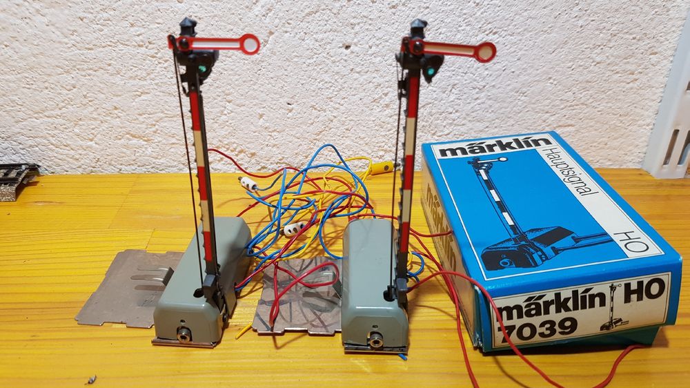 2 Märklin Loksignale 7039 (Gebraucht) in Seewis-Pardisla für CHF 28 ...