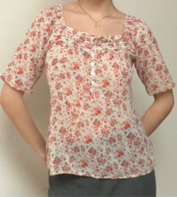Vintage Bluse mit Blumen (Neu (gemäss Beschreibung)) in Zürich für CHF 14 – mit Lieferung auf ...