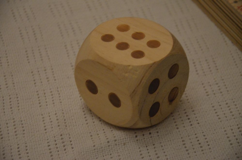 GROSS HOLZ WURFEL (Gebraucht) in Chiasso für CHF 5 – mit Lieferung auf ...