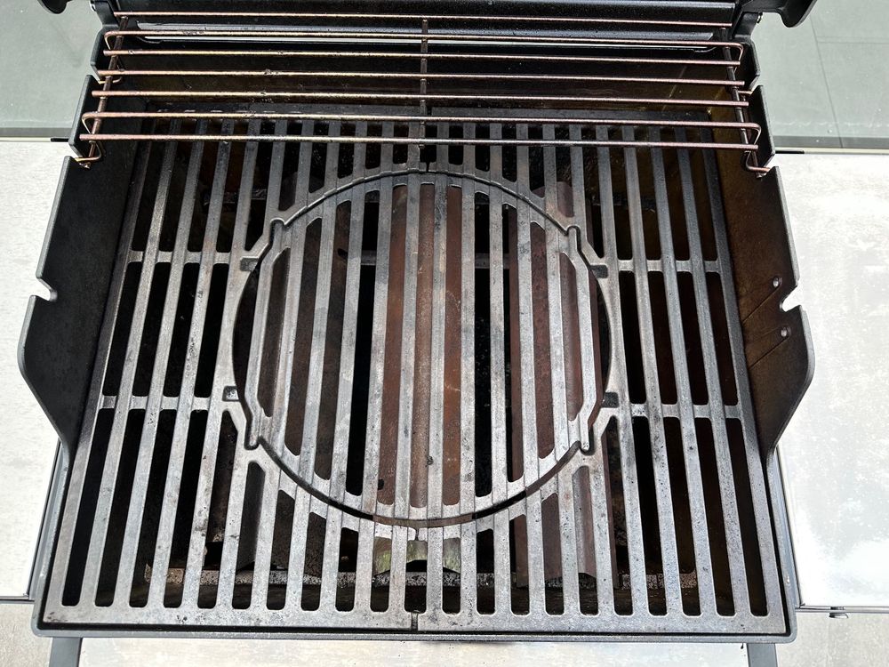 Weber Spirit E-215 GBS Gasgrill inkl. Abdeckung/Pizzastein (Gebraucht ...