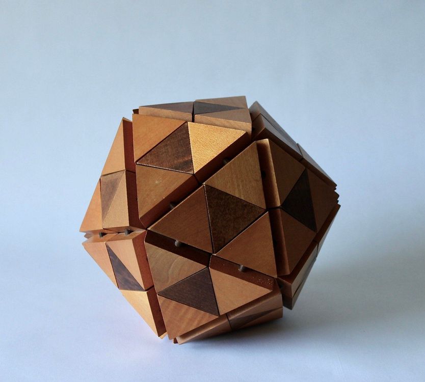 IKOSAEDER AUS HOLZ «TEIL DER FÜNF PLATONISCHEN KÖRPER» (Gebraucht) in Grandcour für CHF 100 ...