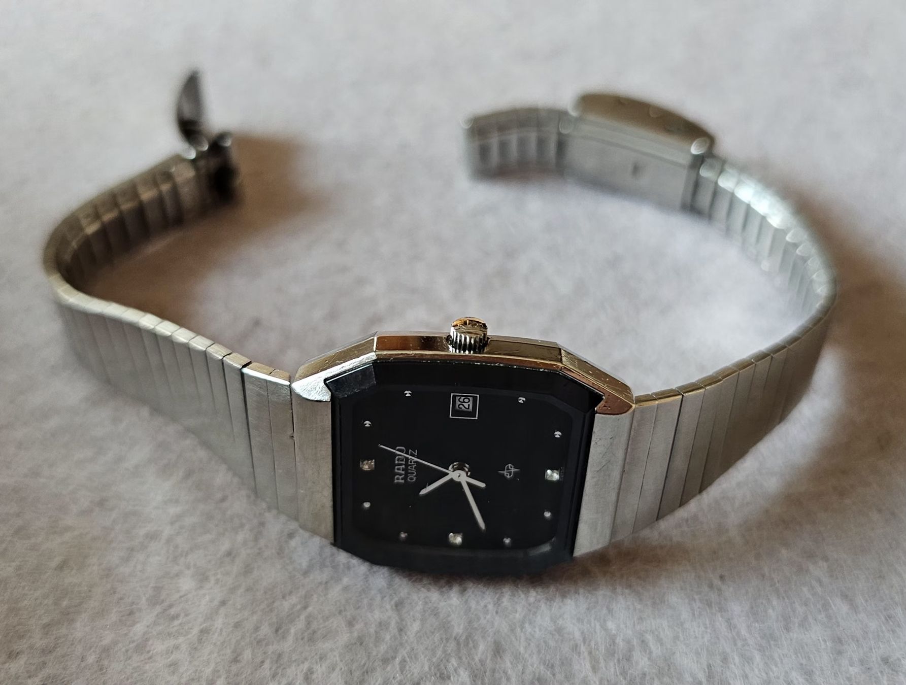 RADO mit Diamanten Swiss Made Elegante Damenuhr 26.6mm (Gebraucht) in ...