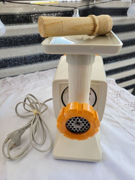 Saubere, kraftvolle Moulinex Fleischwolf und Gemüse Raffel (Gebraucht ...