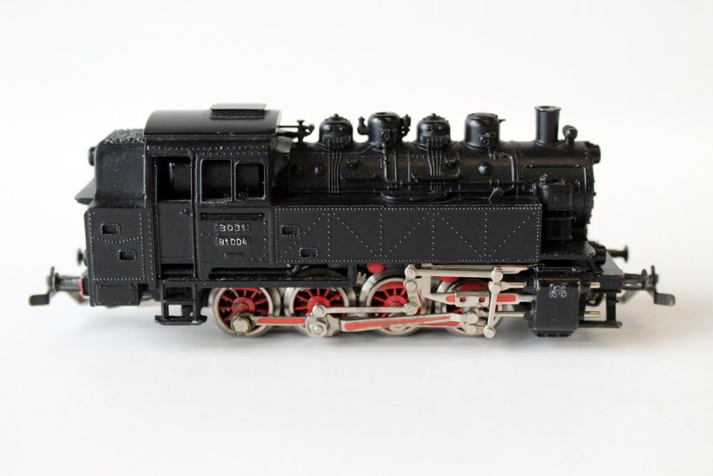 MÄRKLIN - Dampflok BR 81 Nr. 3031 und 4 Güterwagen (Gebraucht) in ...