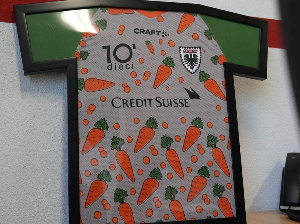 FC Aarau Rüeblilandmeister-Sondertrikot unikat (Neu (gemäss Beschreibung)) in Aarau für CHF 2211 ...