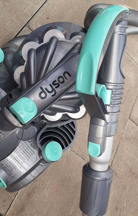 Staubsauger DYSON DC08 Allergy Parquet (DCO8) | Kaufen auf Ricardo