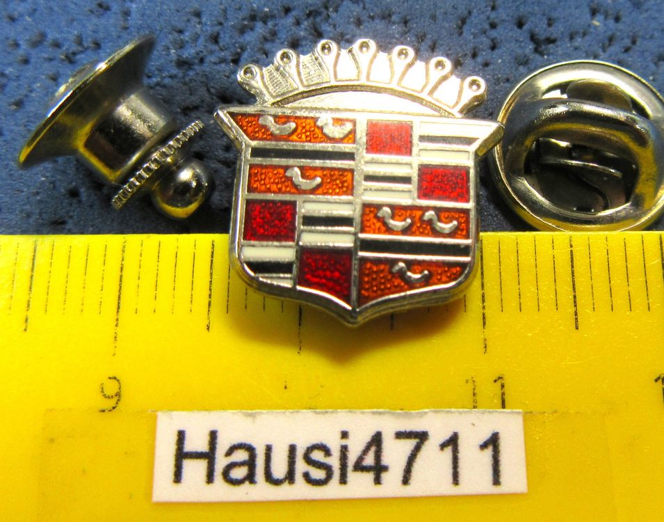 AUTO-PIN CADILLAC LOGO KLEIN SILBRIG ENAMEL MIT SECURITYCLIP (Gebraucht) in Ettingen für CHF 9. ...
